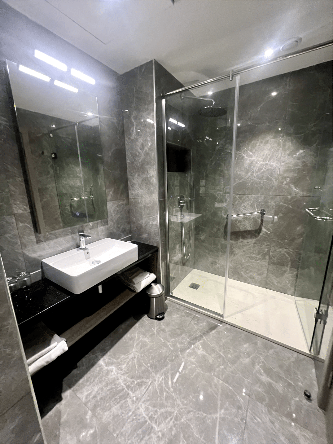 Superior Room - At the Oxbow Lake